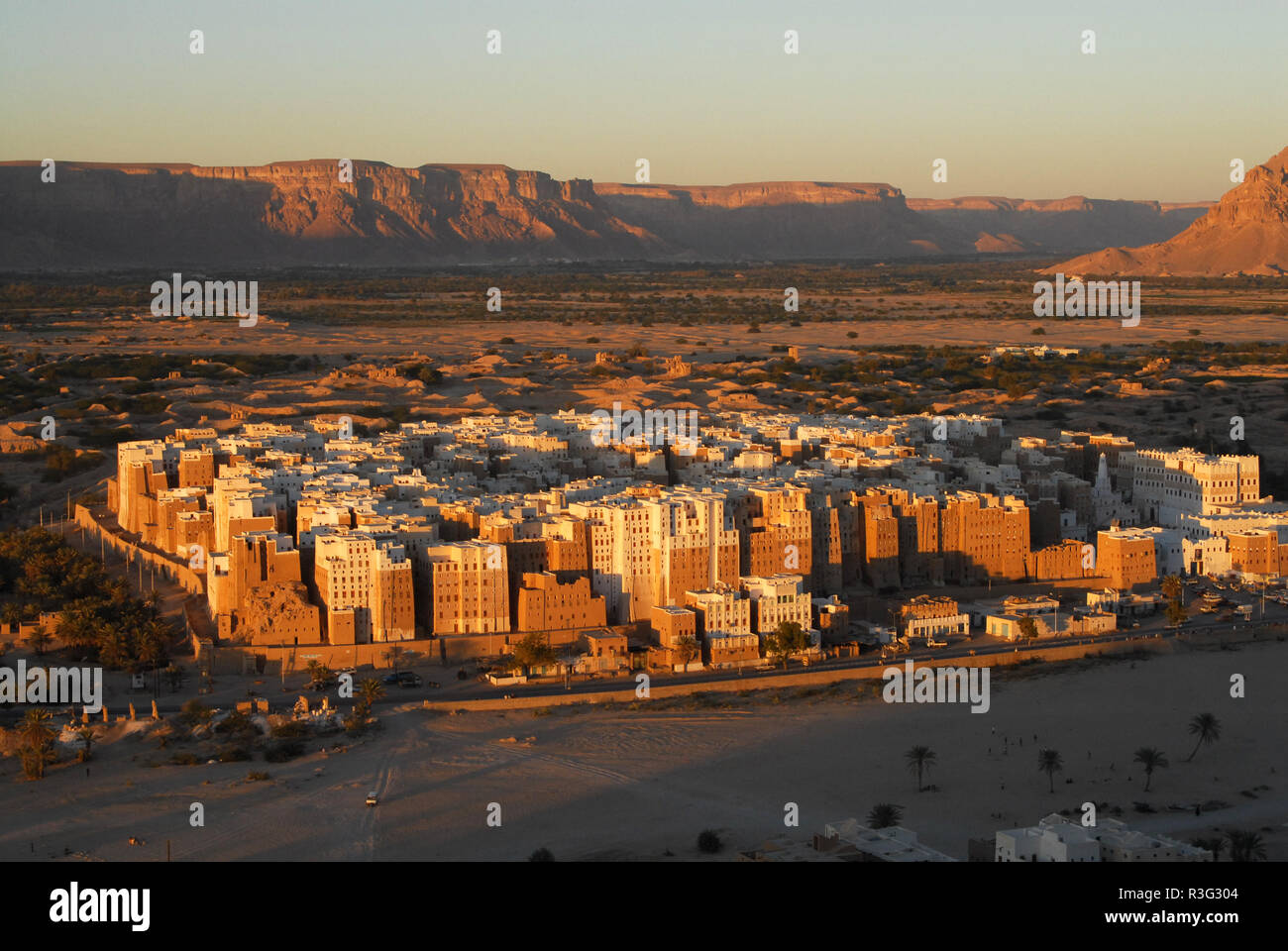 Yemen water drought hi-res stock photography and images - Alamy