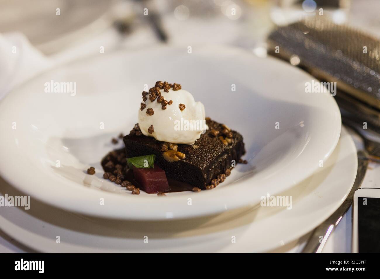 Cold desserts and wedding cakes Stock Photo - Alamy