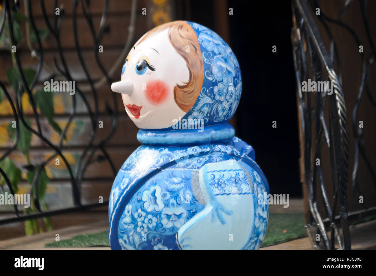 Matrioshka hi-res stock photography and images - Alamy