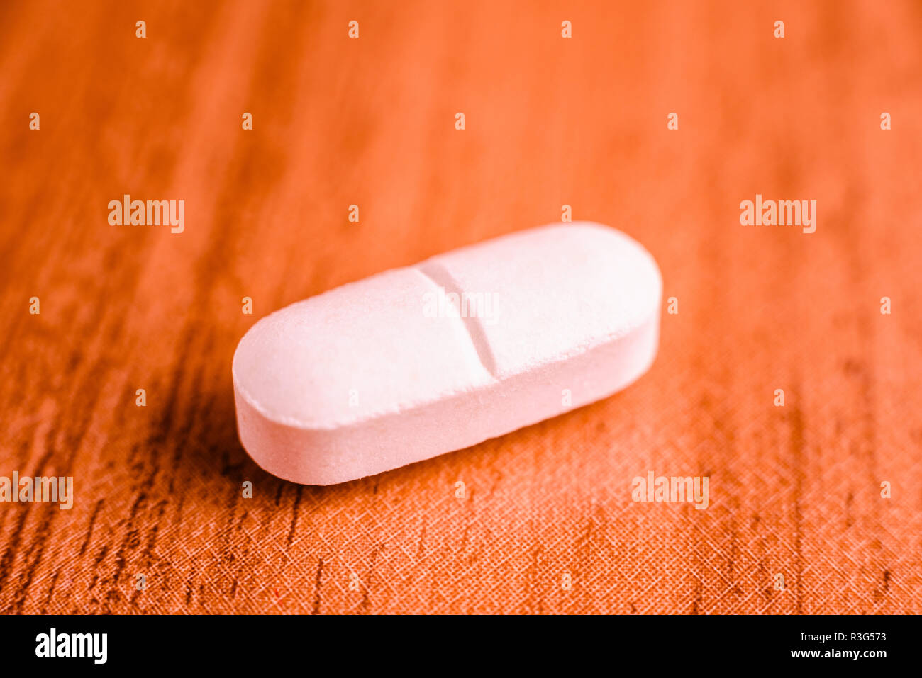 magnesium pill to improve the health of the bones of the body and cure ...