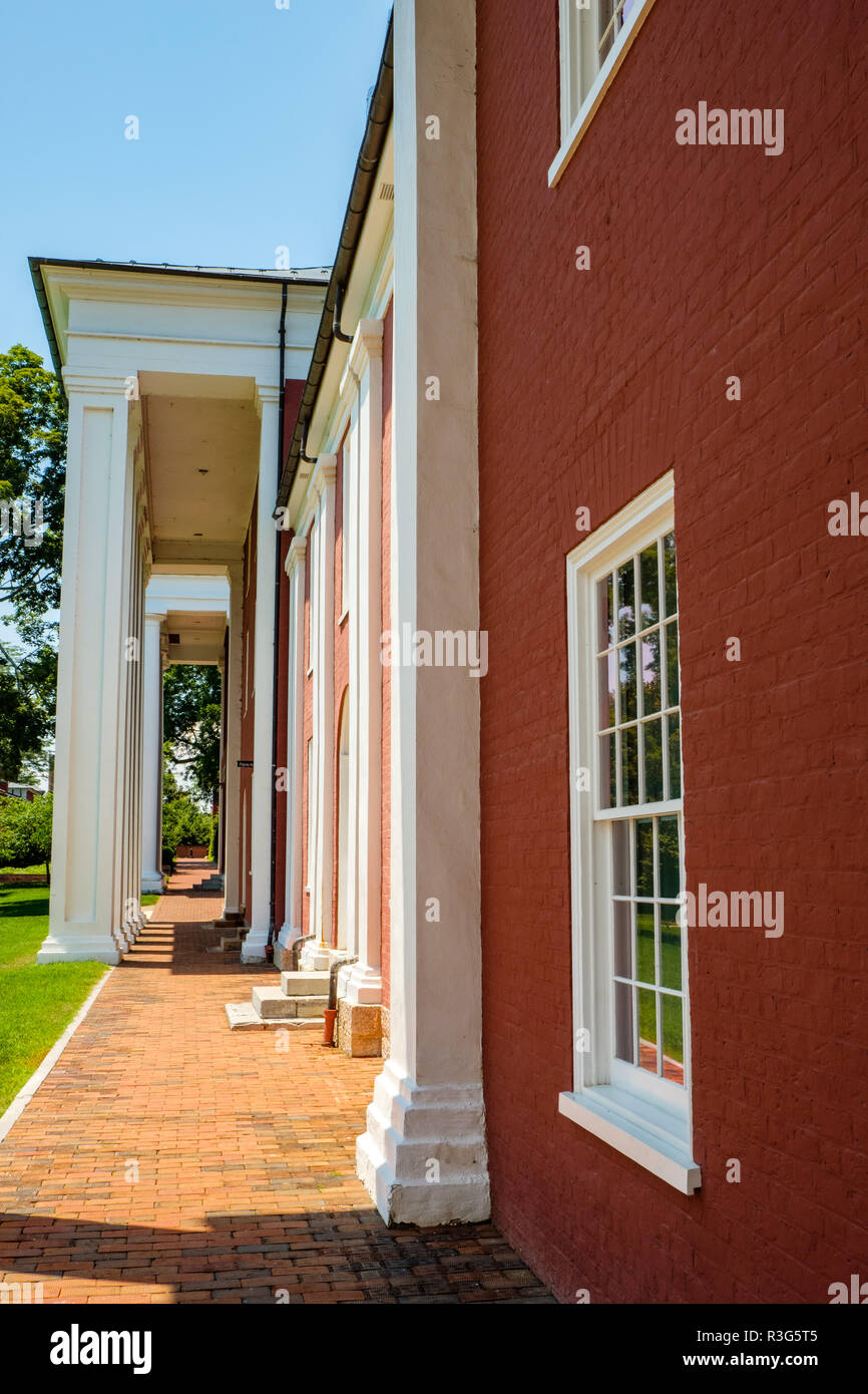 The Colonnade, Washington Hall, Washington and Lee University ...