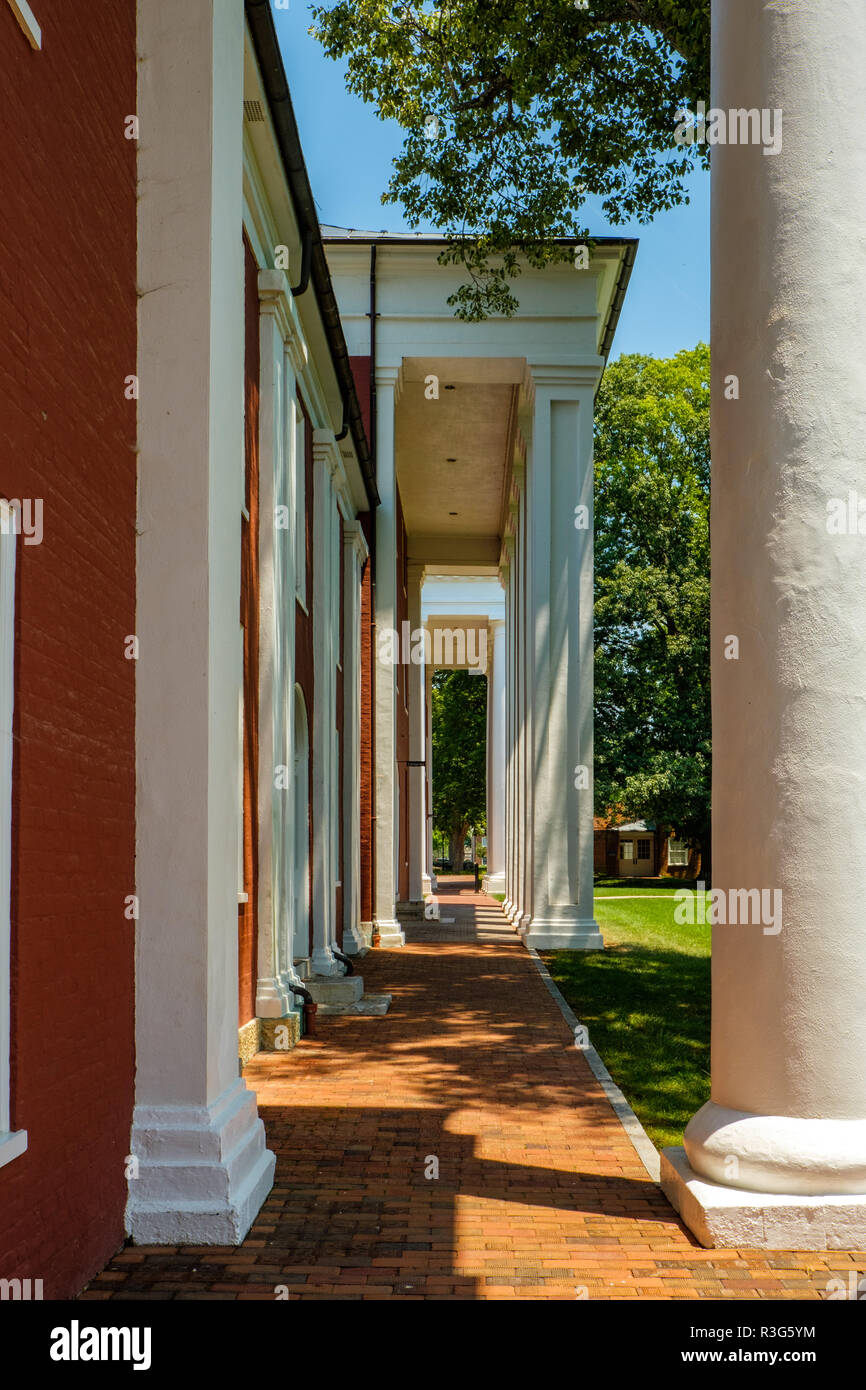 The Colonnade, Washington Hall, Washington and Lee University ...