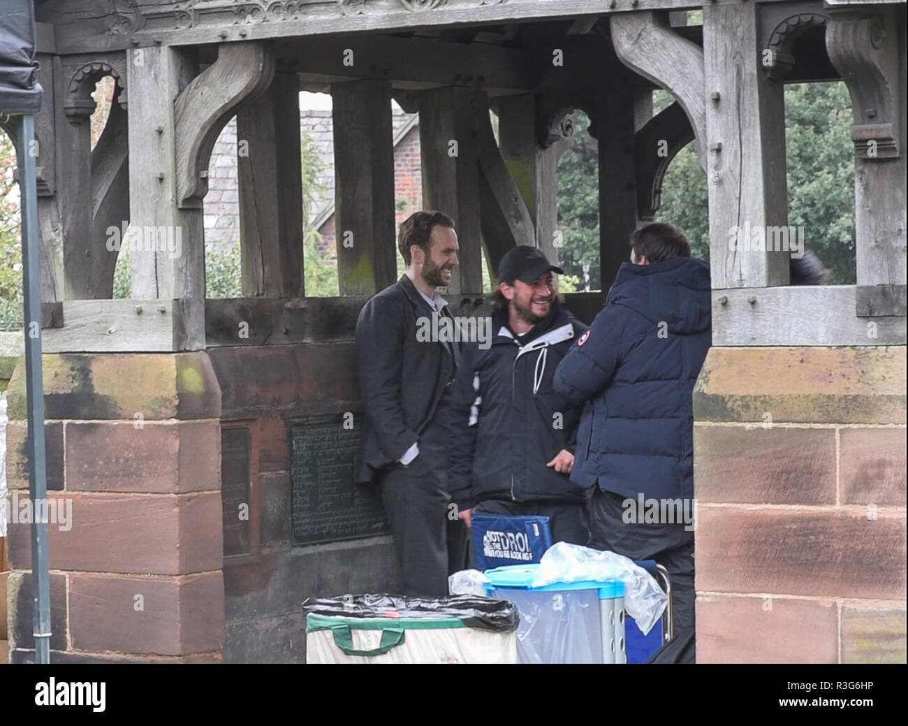 Drama actor with director hi-res stock photography and images - Alamy