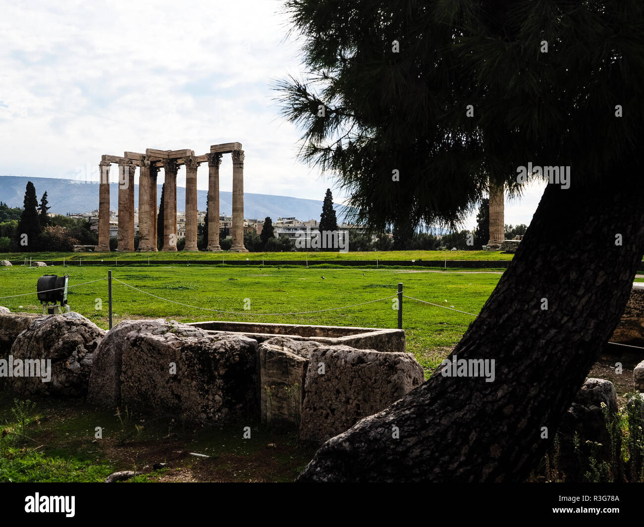 Temple of Zeus, Athens Stock Photo - Alamy