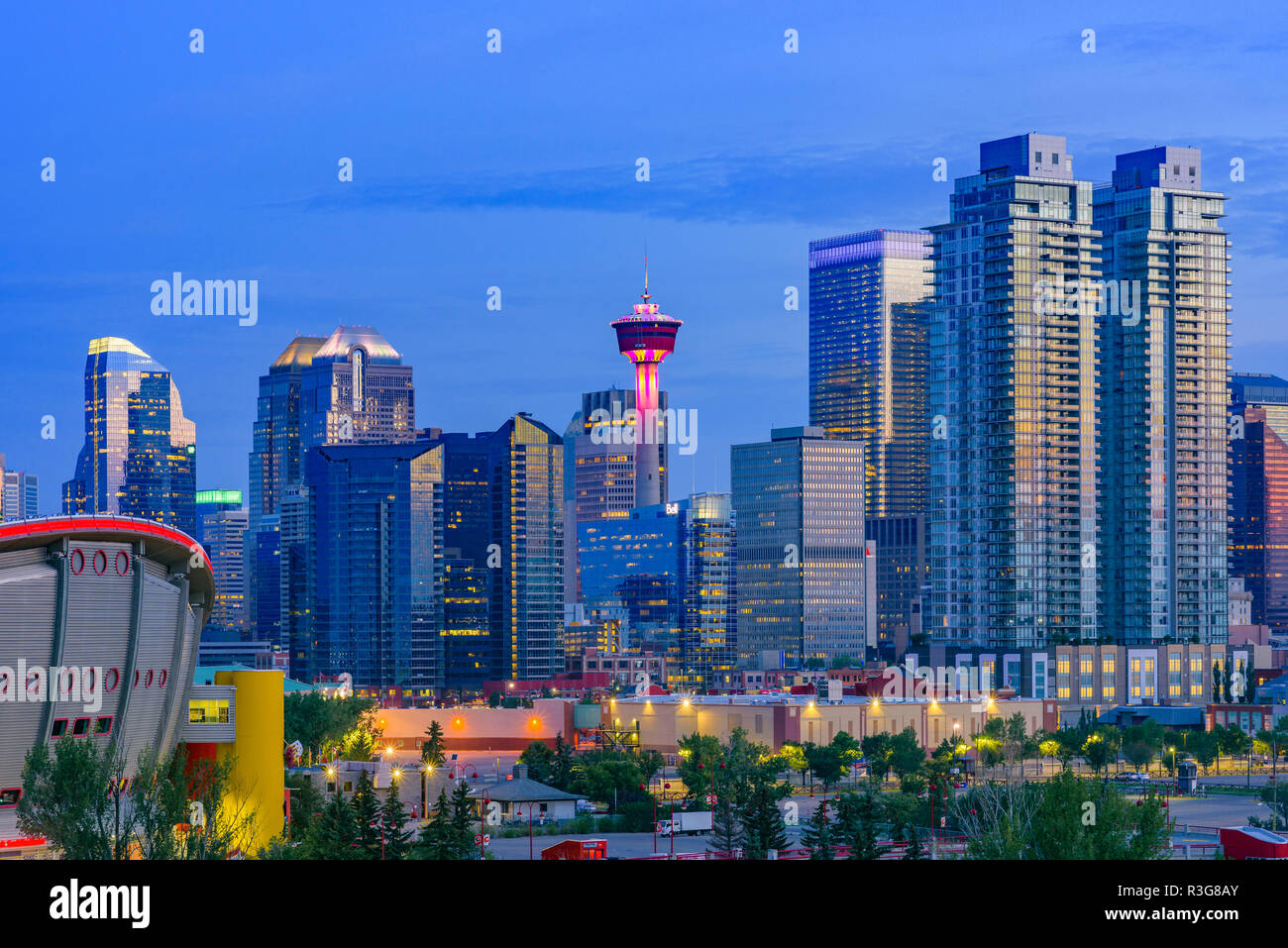 Canada calgary skyline hi-res stock photography and images - Alamy