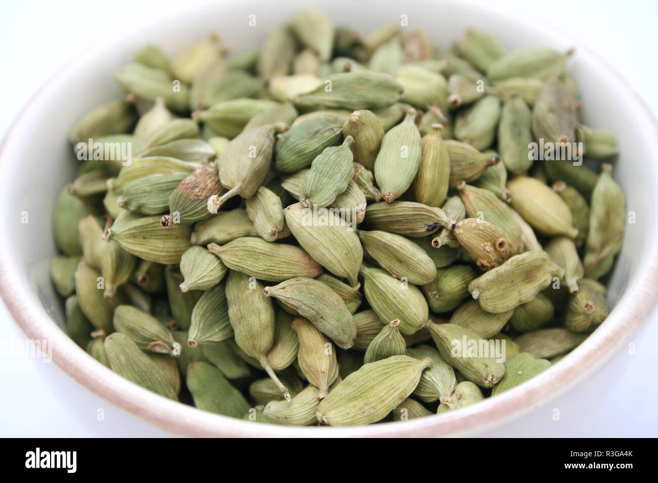 Cardamom capsules hi-res stock photography and images - Alamy
