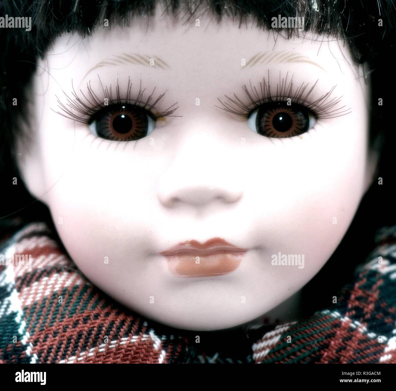 Porzelanpuppe hi-res stock photography and images - Alamy