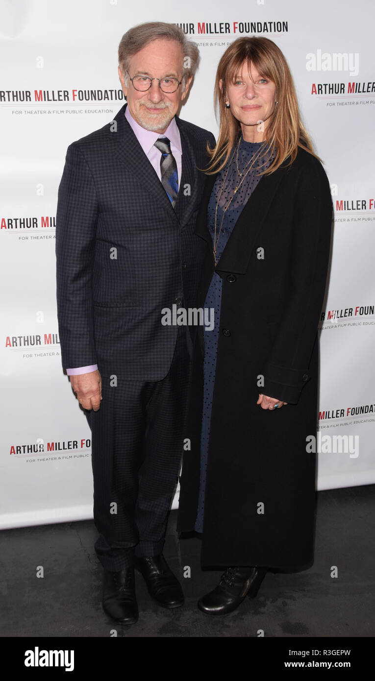 Stephen spielberg kate capshaw hi-res stock photography and images - Alamy