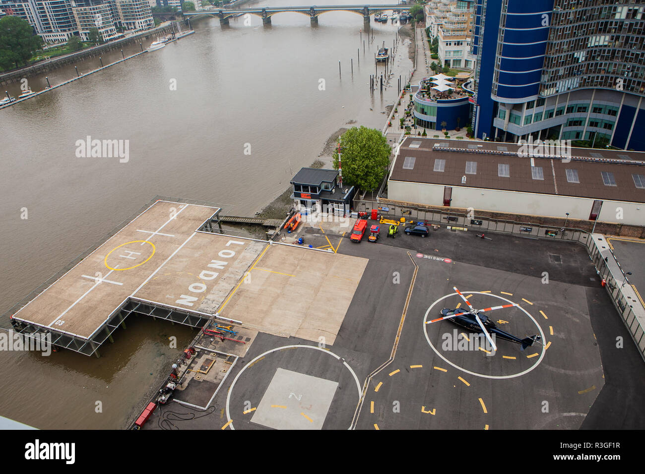 Helipad on roof hi-res stock photography and images - Alamy