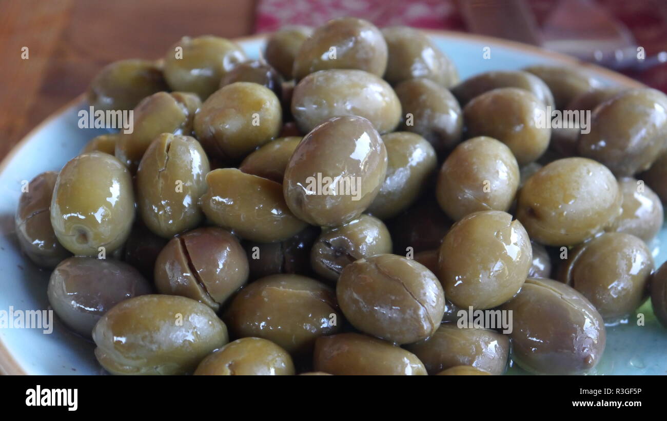 Green olives in Turkey Stock Photo - Alamy