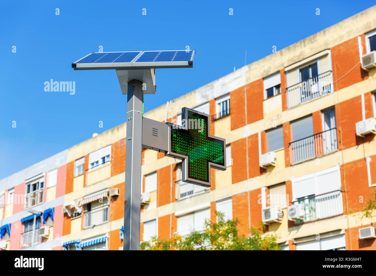Green cross neon sign hi-res stock photography and images - Alamy
