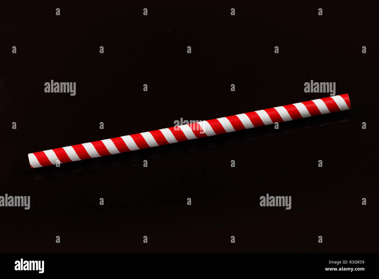 paper drinking straw with red and white stripes Stock Photo - Alamy