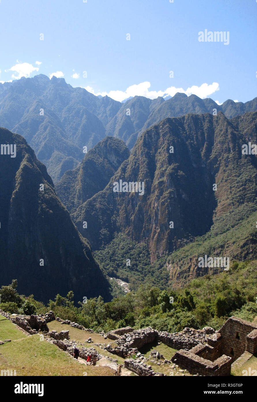 Machu picchu buildings roof hi-res stock photography and images - Alamy