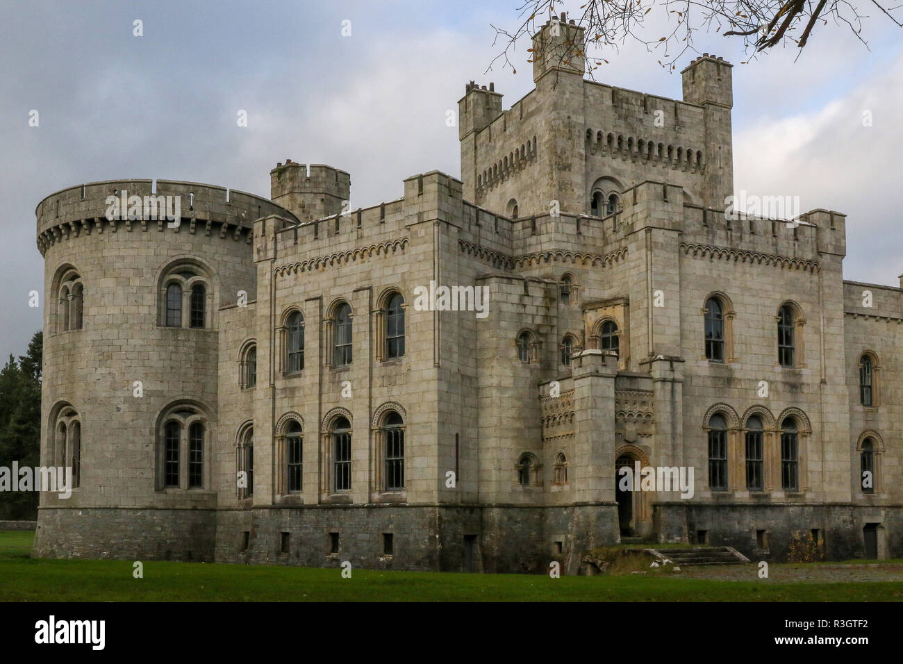 Gosford castle northern ireland hi-res stock photography and images - Alamy
