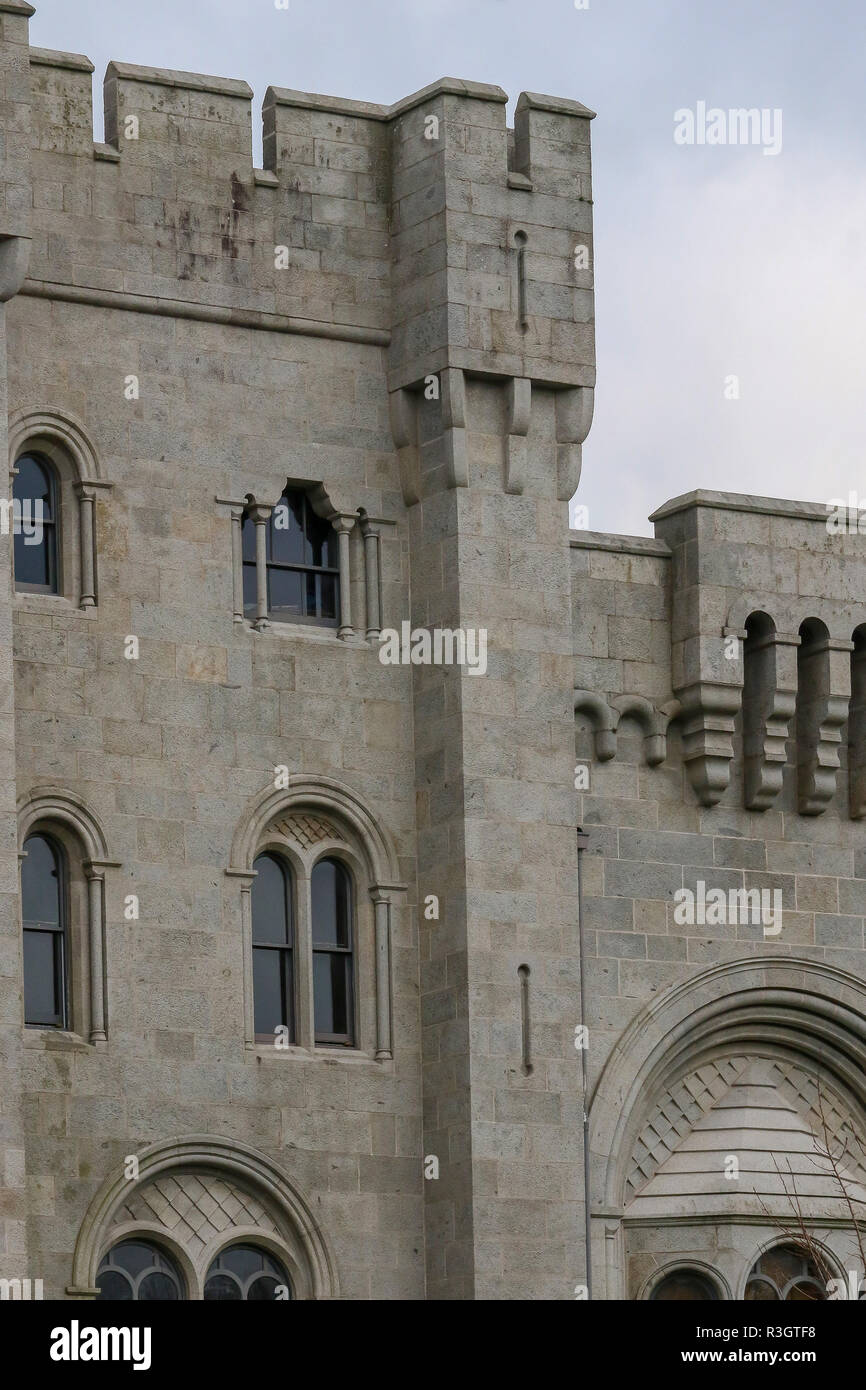 Gosford castle hi-res stock photography and images - Alamy