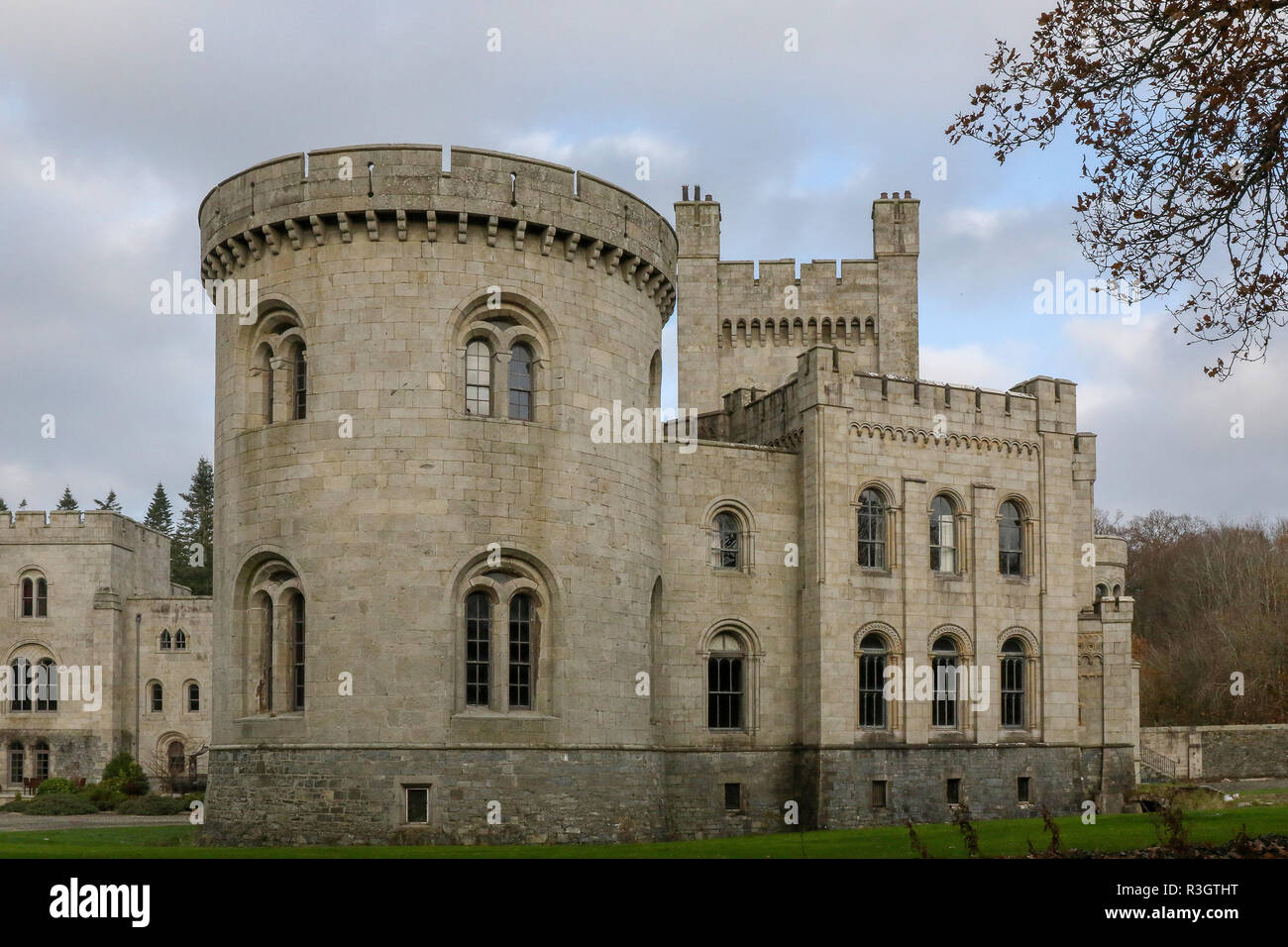 Gosford castle northern ireland hi-res stock photography and images - Alamy