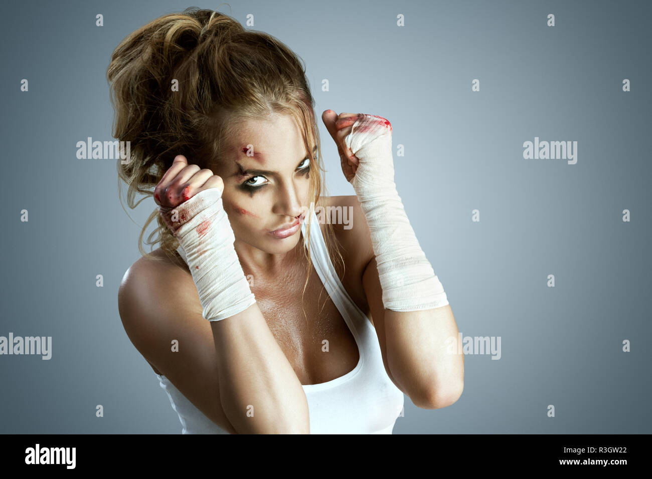 Bloody boxer boxing boxing hi-res stock photography and images - Alamy