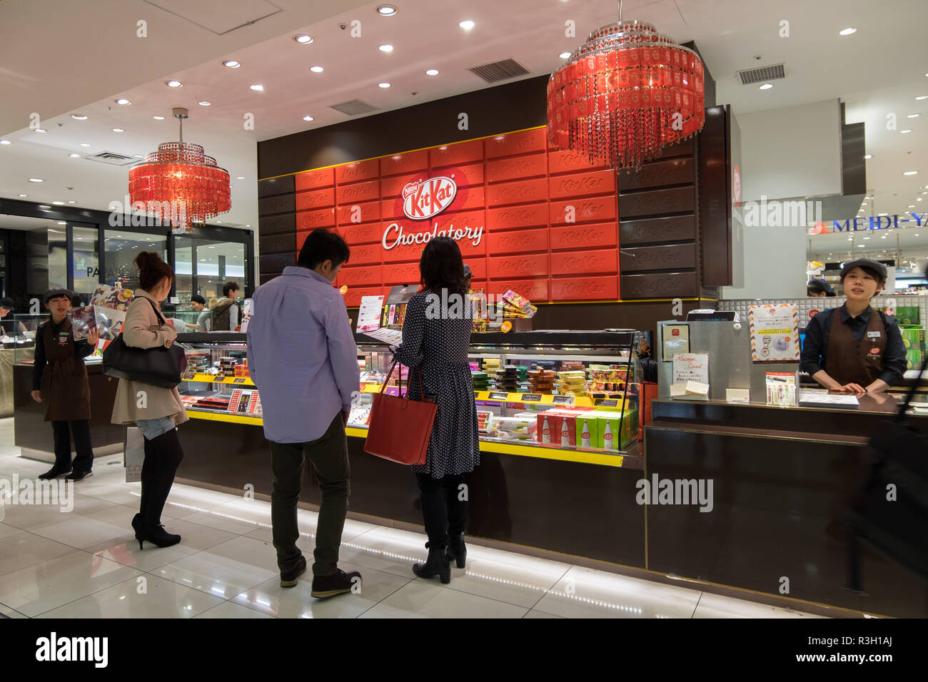 Shopping at the Kit Kat Chocolatory store in Tokyo, Japan Stock Photo ...