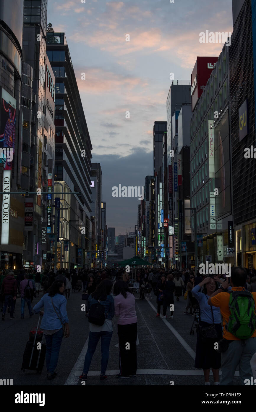 Chuo dori shopping street in ginza hi-res stock photography and images ...