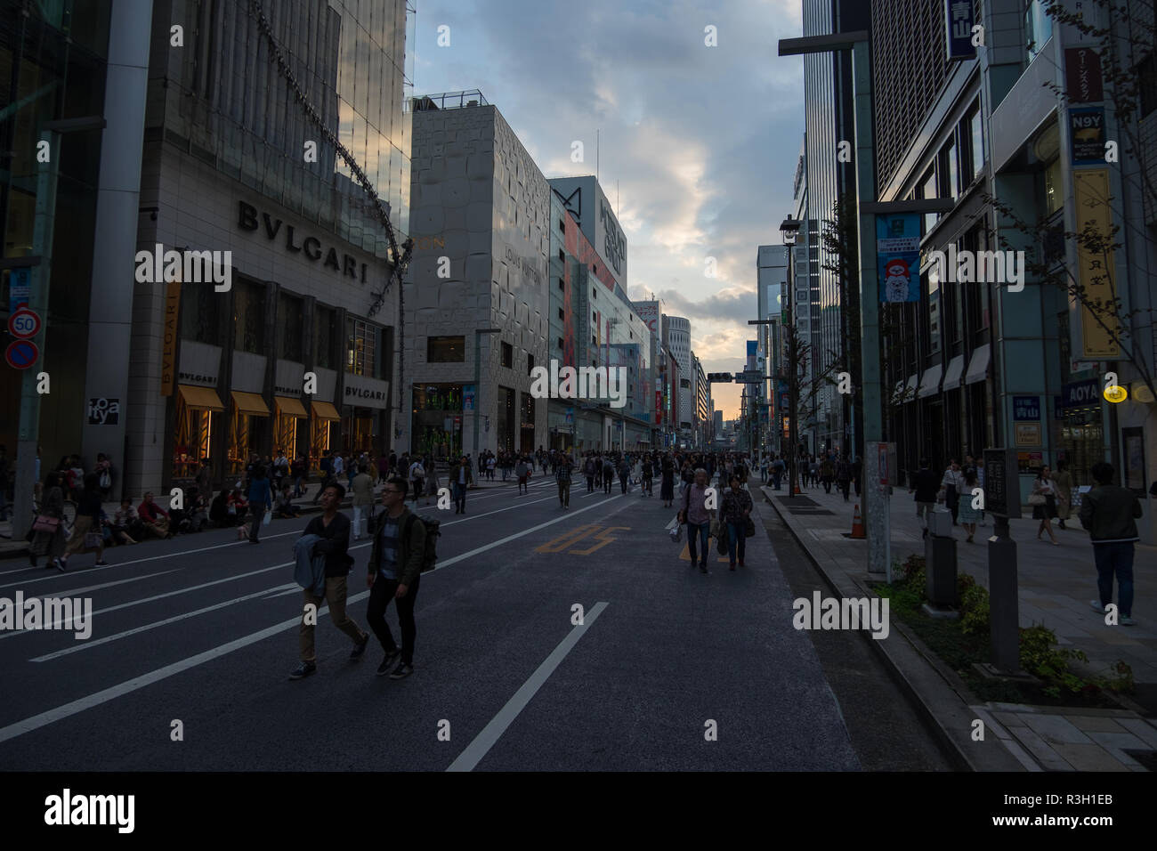 Chuo dori shopping street in ginza hi-res stock photography and images ...