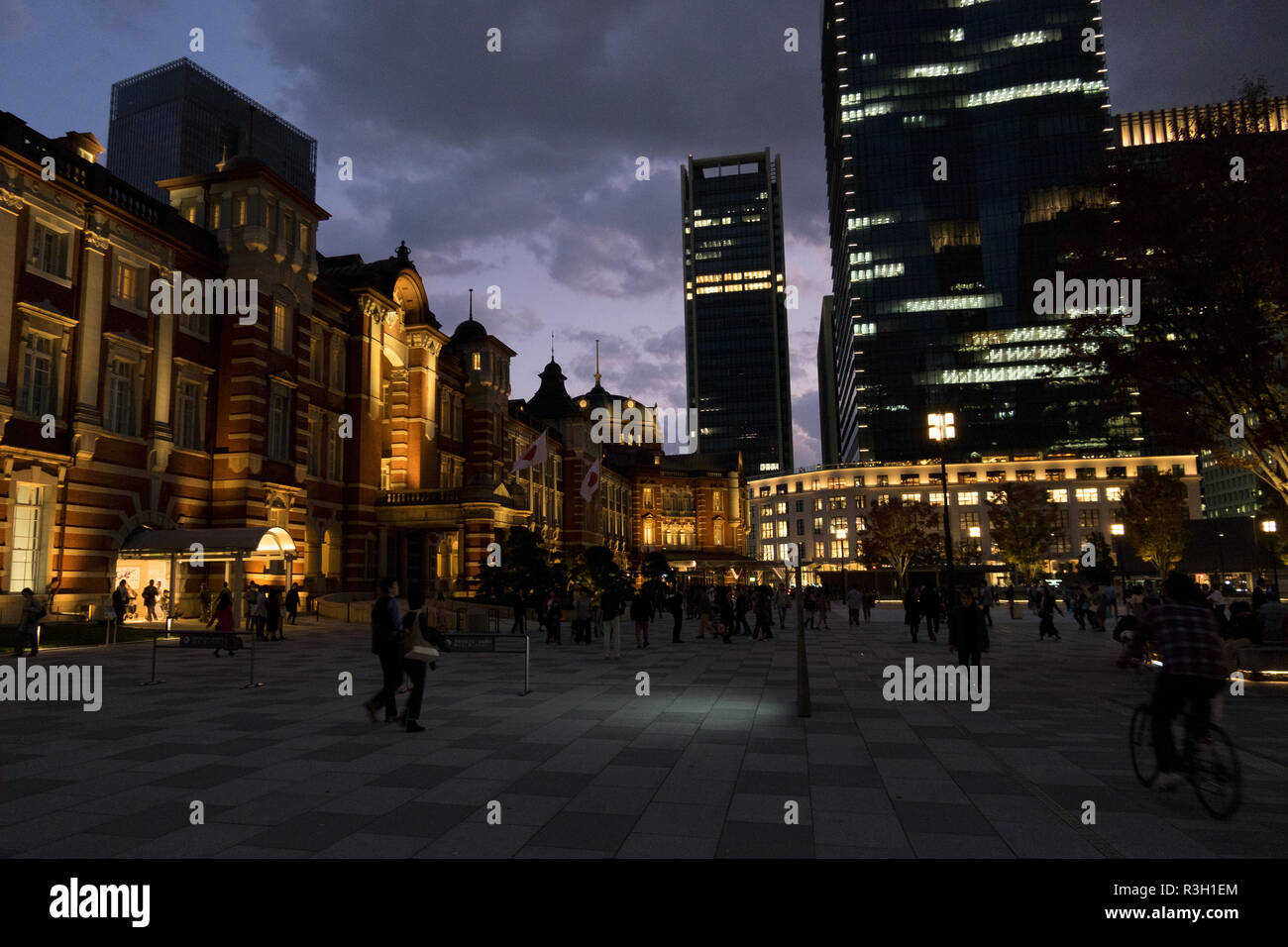 Old tokyo hi-res stock photography and images - Alamy