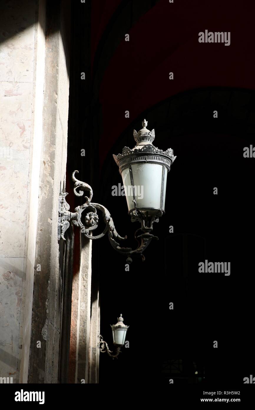 Light and contrast hi-res stock photography and images - Alamy