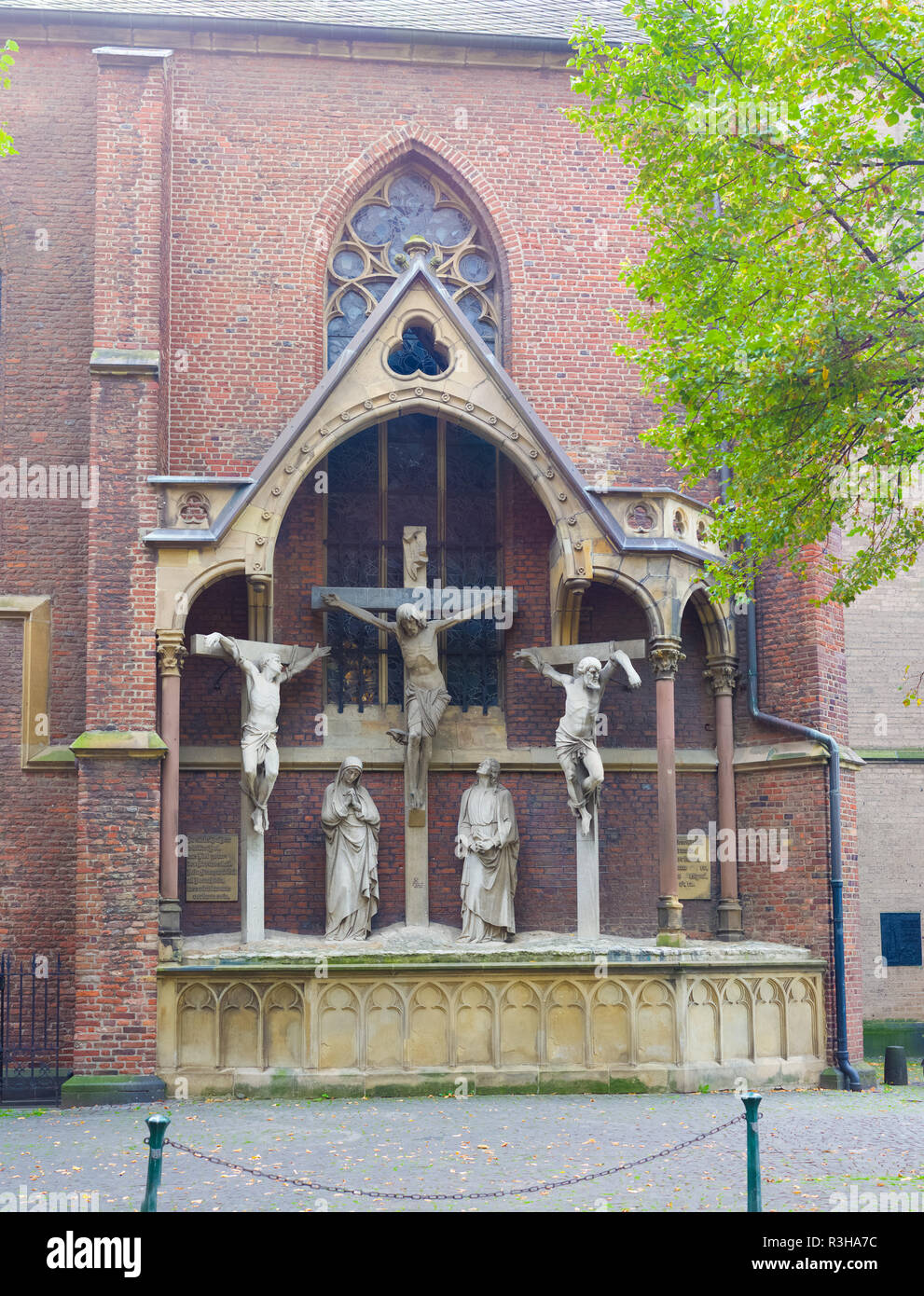 Catholic church st lambertus hi-res stock photography and images - Alamy
