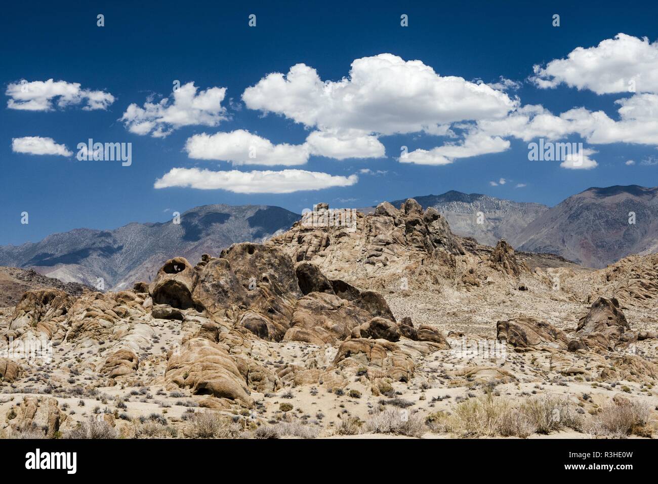 rock formations in the alabama hills Stock Photo - Alamy