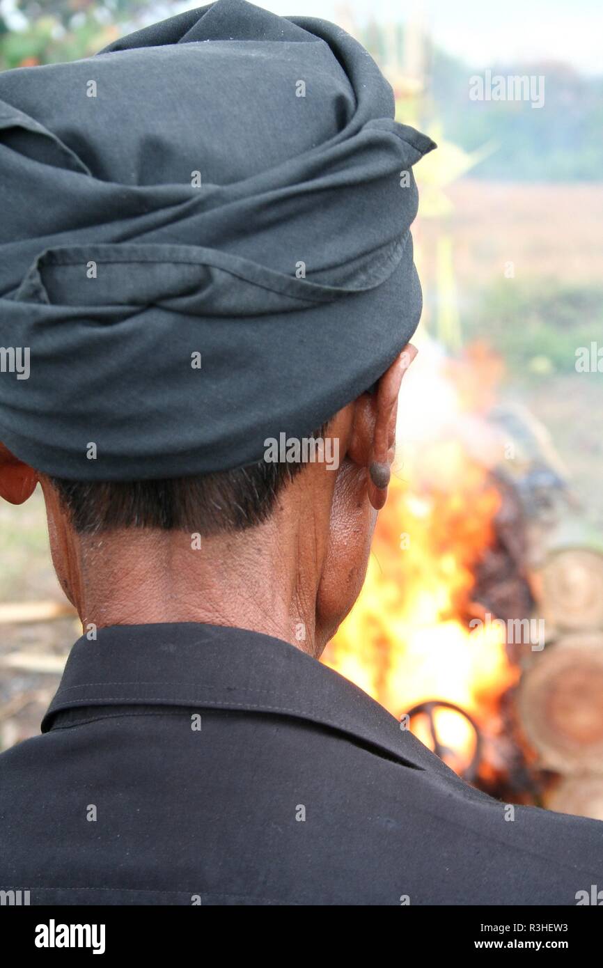 Hindu Dead Body Crematorium High Resolution Stock Photography and ...