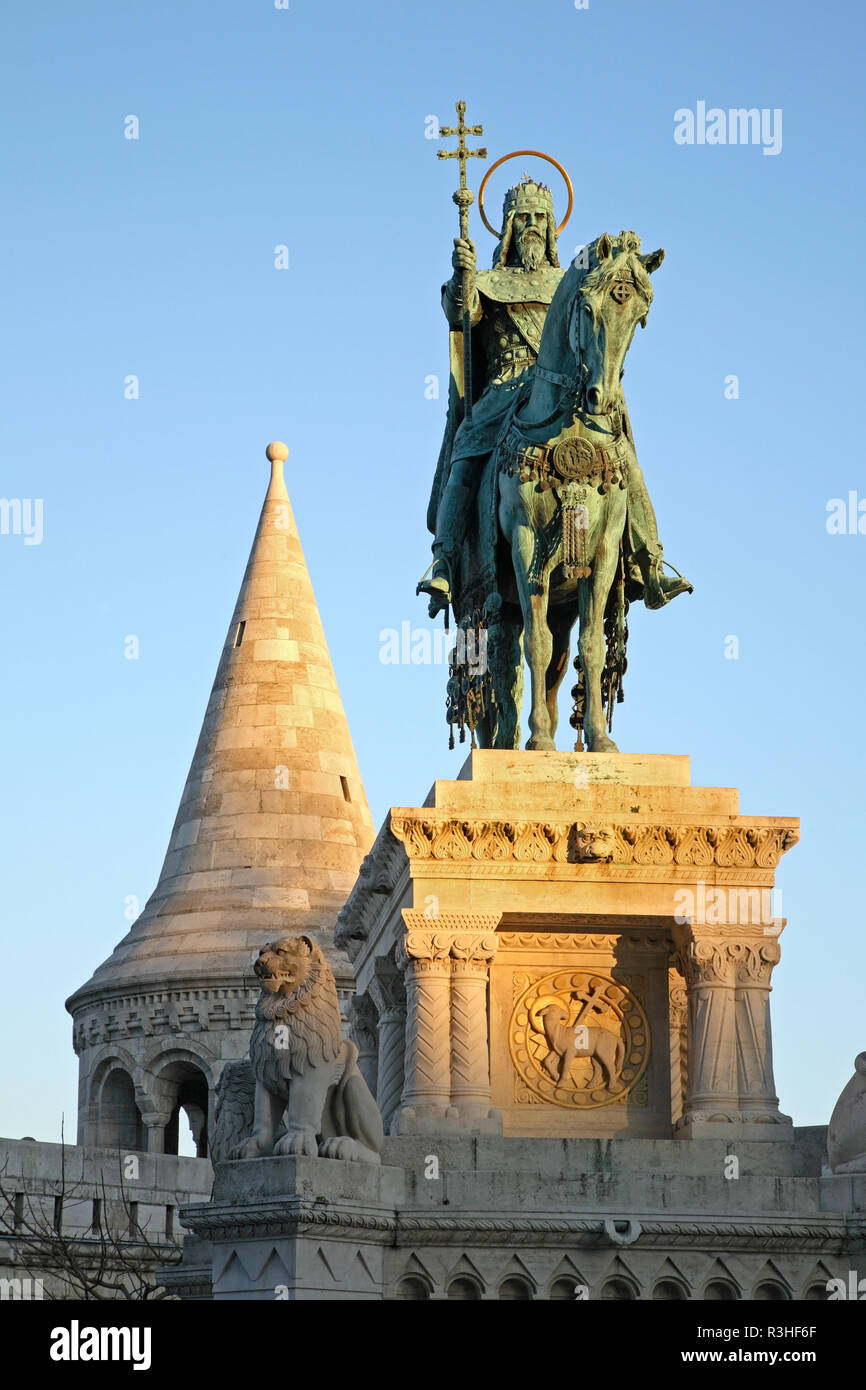 King stephen sculpture view hi-res stock photography and images - Alamy