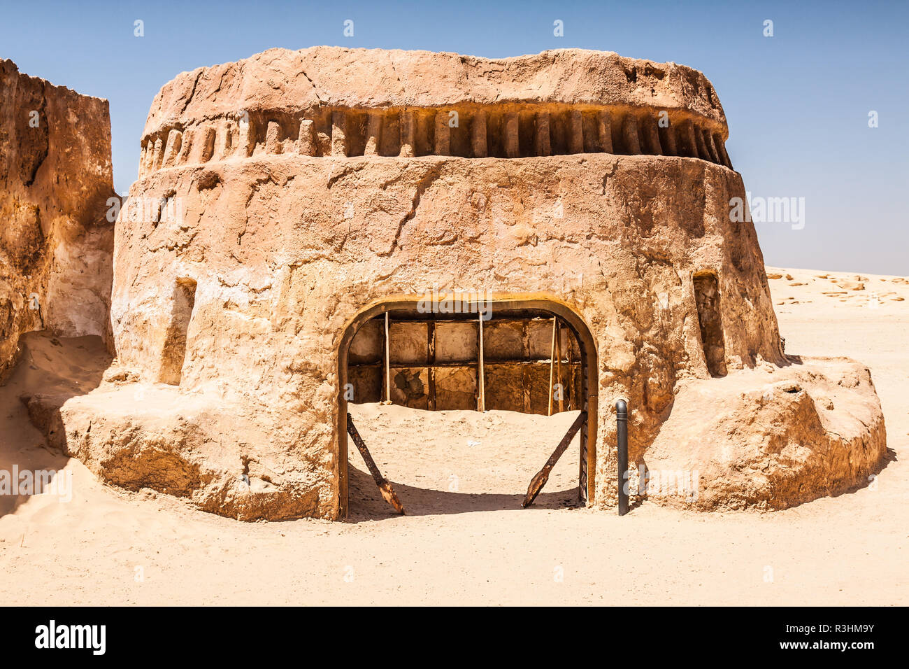 the houses from planet tatouine - star wars film set,tunisia nefta ...