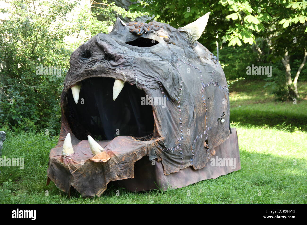 Dragon monster hi-res stock photography and images - Alamy