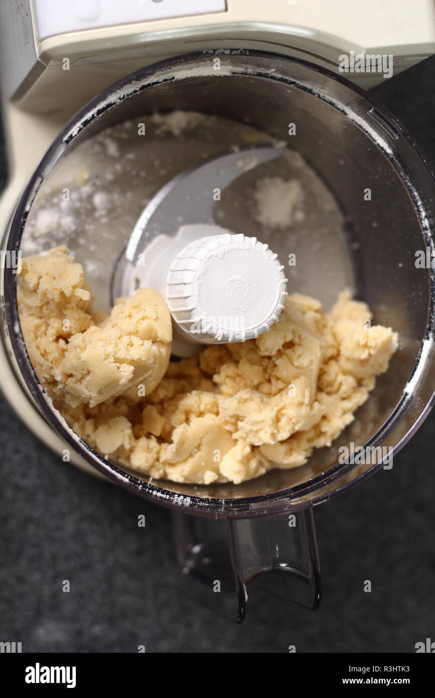 Process flour and diced butter until crumbed. Making Boston Banoffee ...