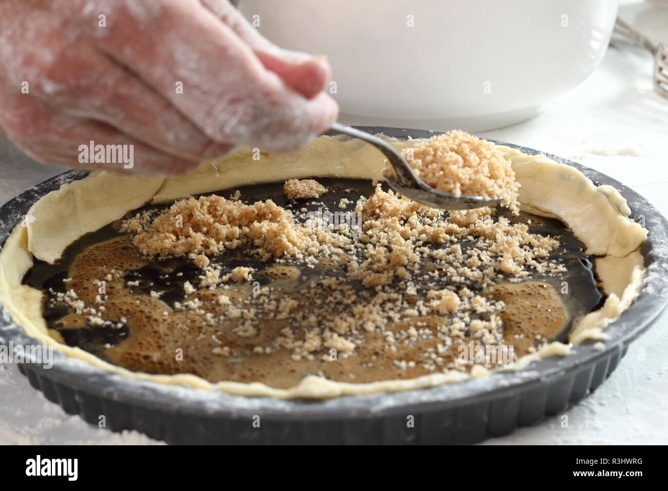 Sprinkle filling mixture over molasses and egg mixture. Making Treacle ...