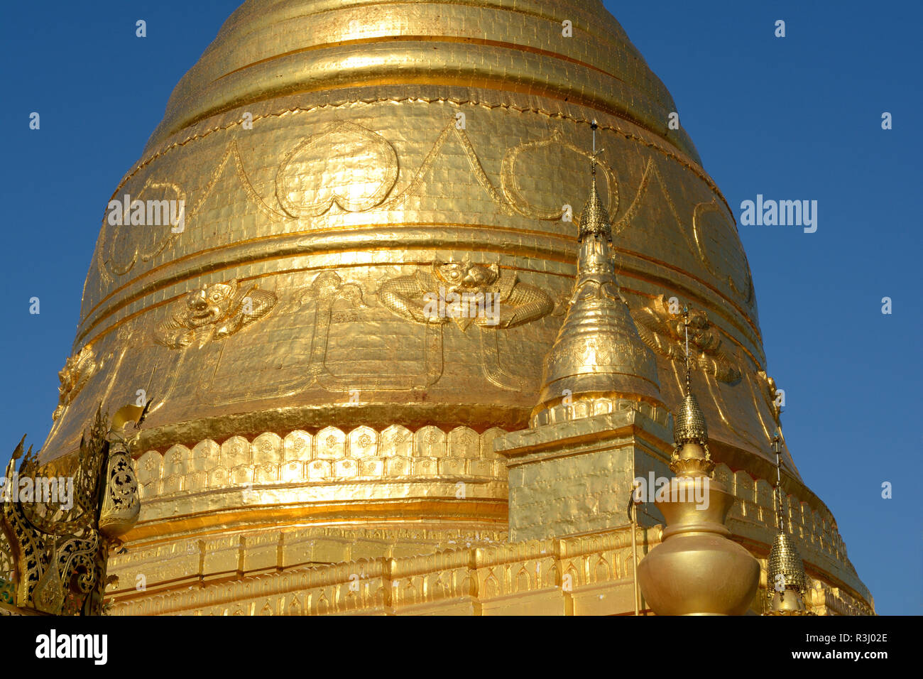 pagoda in sagaing Stock Photo - Alamy