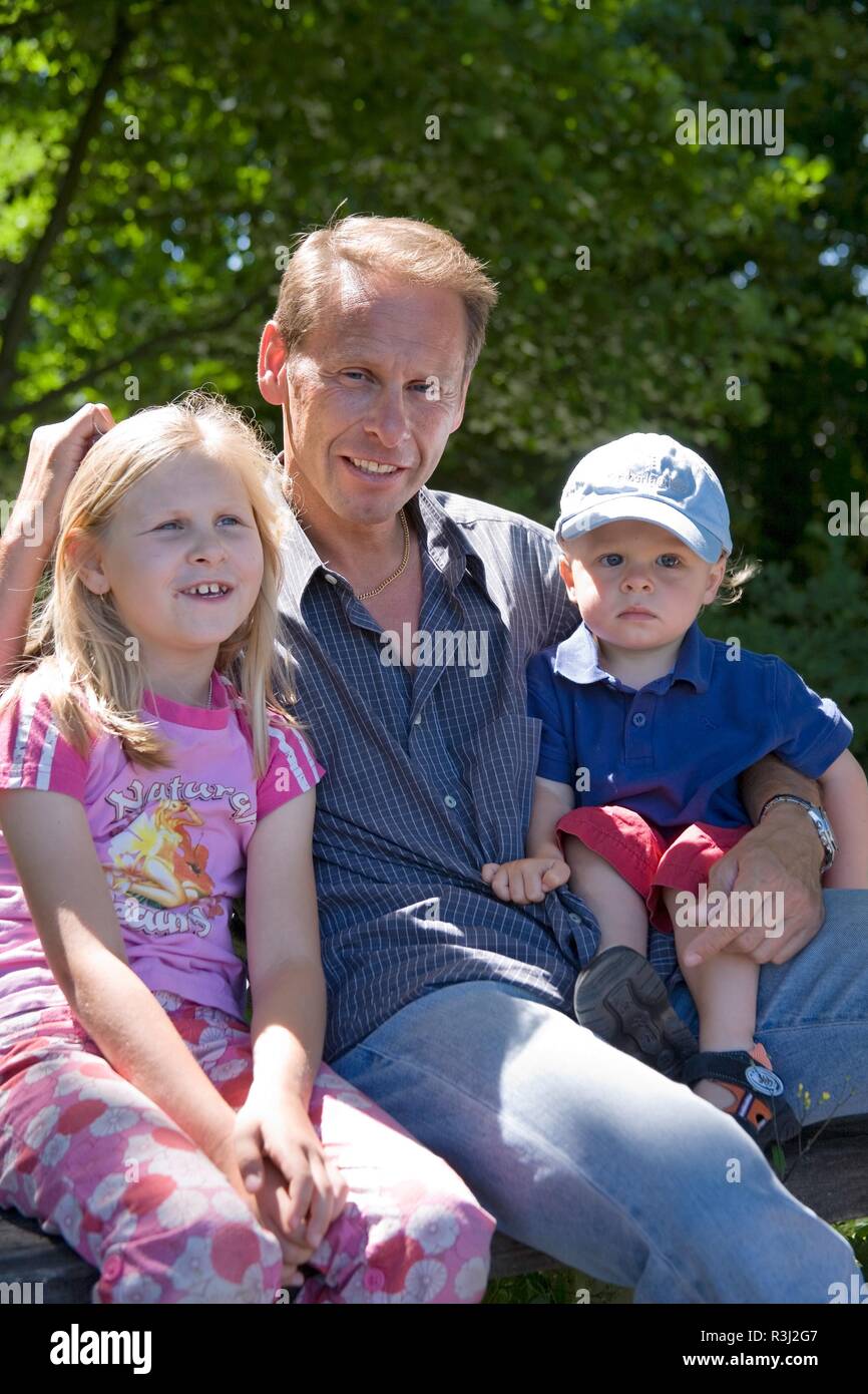 father with children Stock Photo - Alamy
