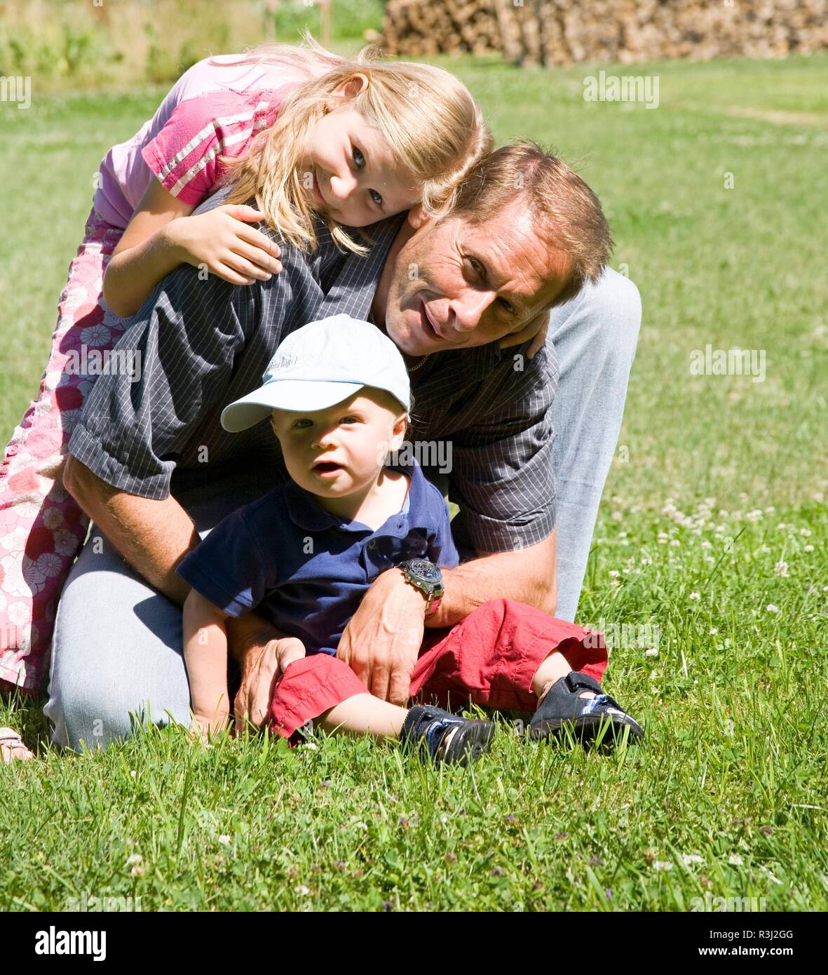 father with children Stock Photo - Alamy