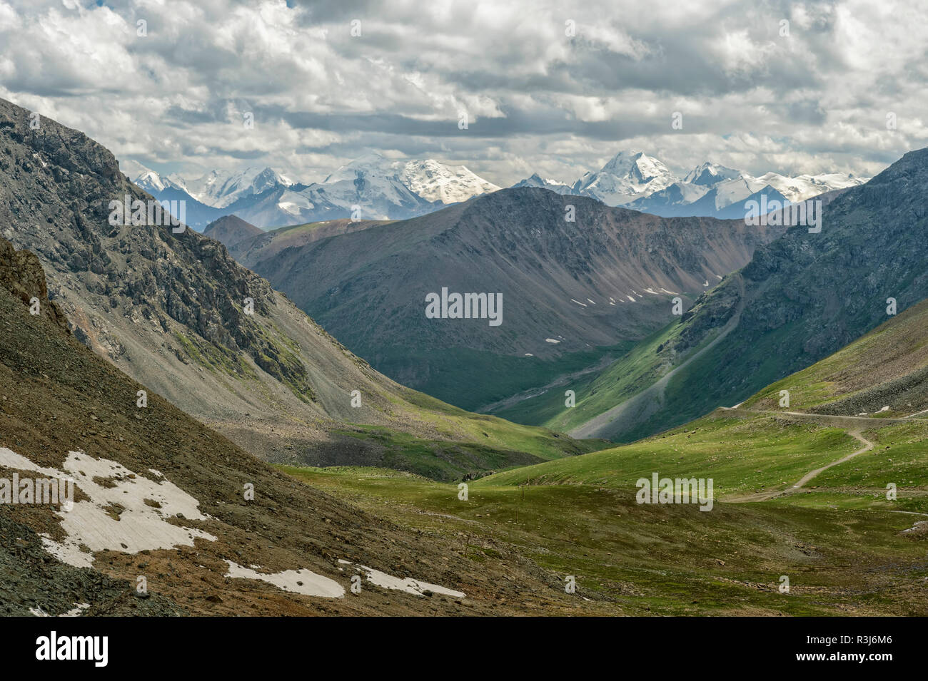 Chong Ashuu pass at 3800 meters above sea level, Tian Shan, Issyk Kul ...