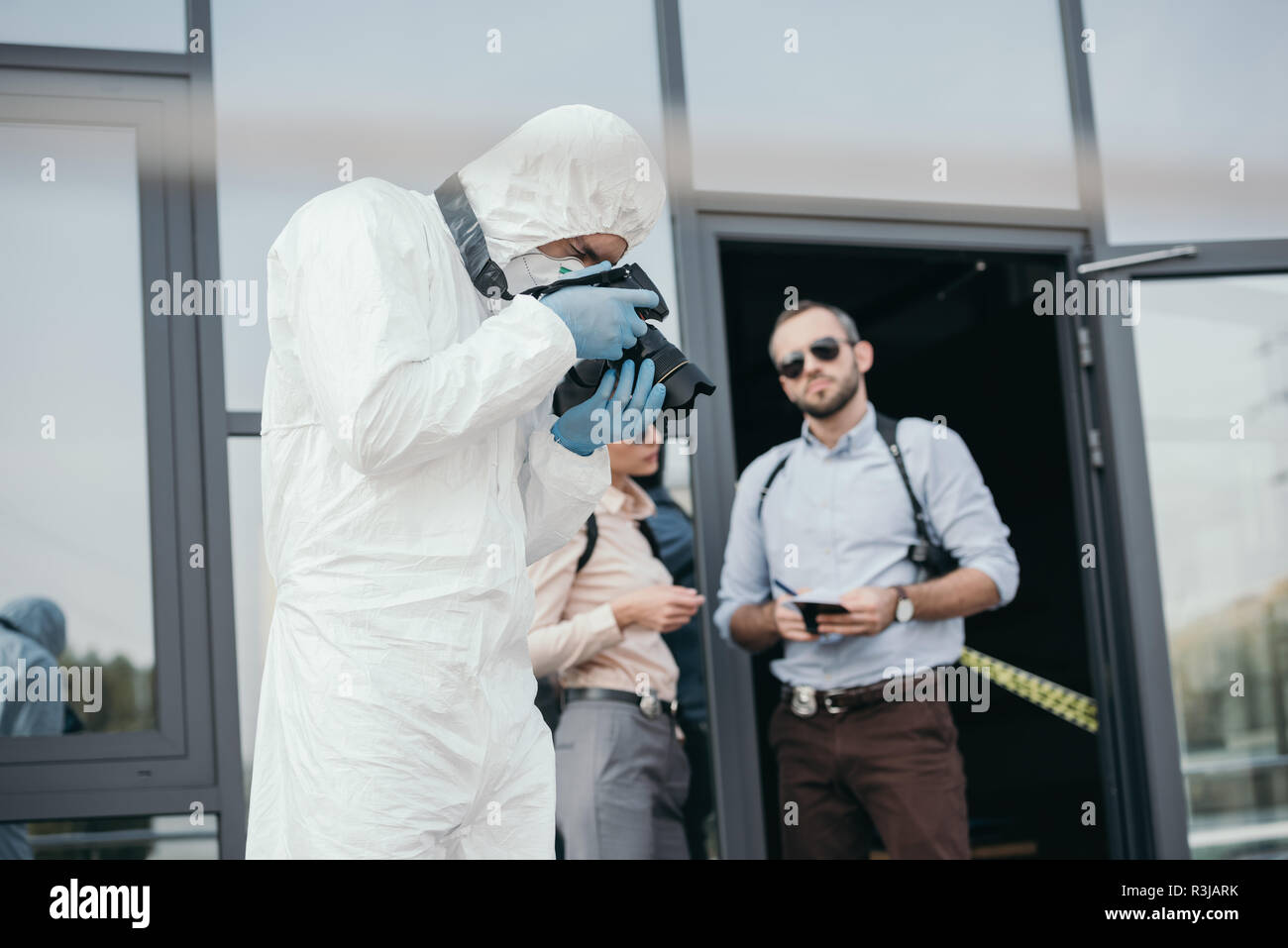 Two detectives hi-res stock photography and images - Alamy