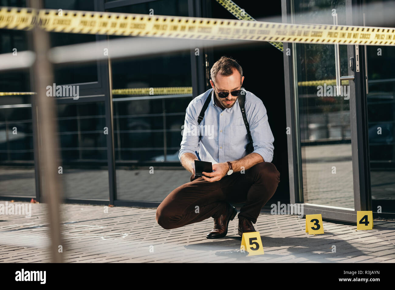 Crime scene note hi-res stock photography and images - Alamy