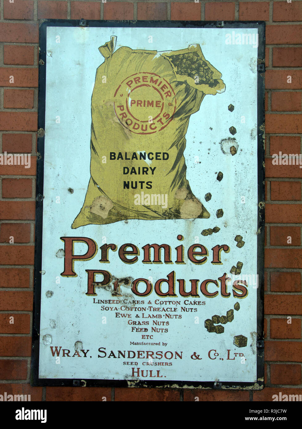 Feed station hi-res stock photography and images - Alamy