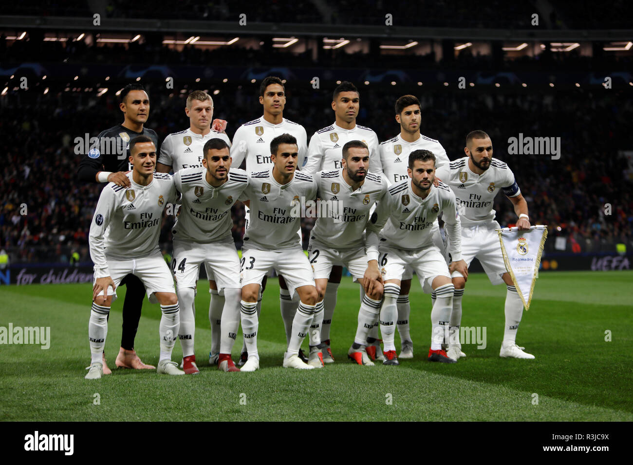 Real madrid players pose photo hi-res stock photography and images - Alamy