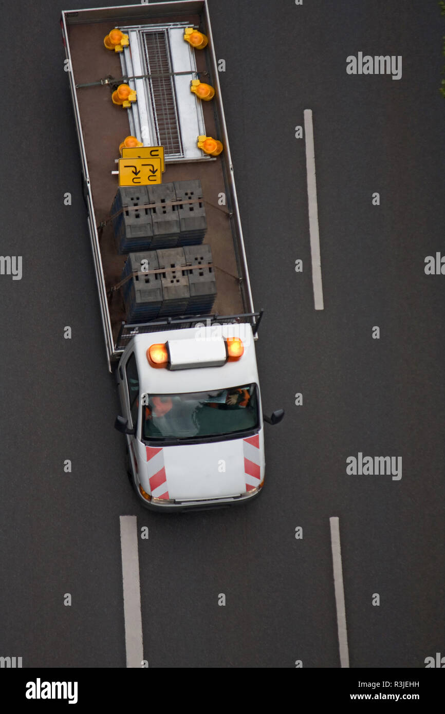 Pale yellow car hi-res stock photography and images - Alamy