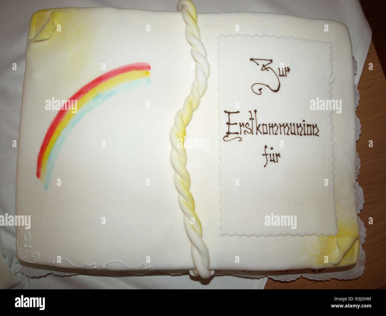 First communion cake hi-res stock photography and images - Alamy