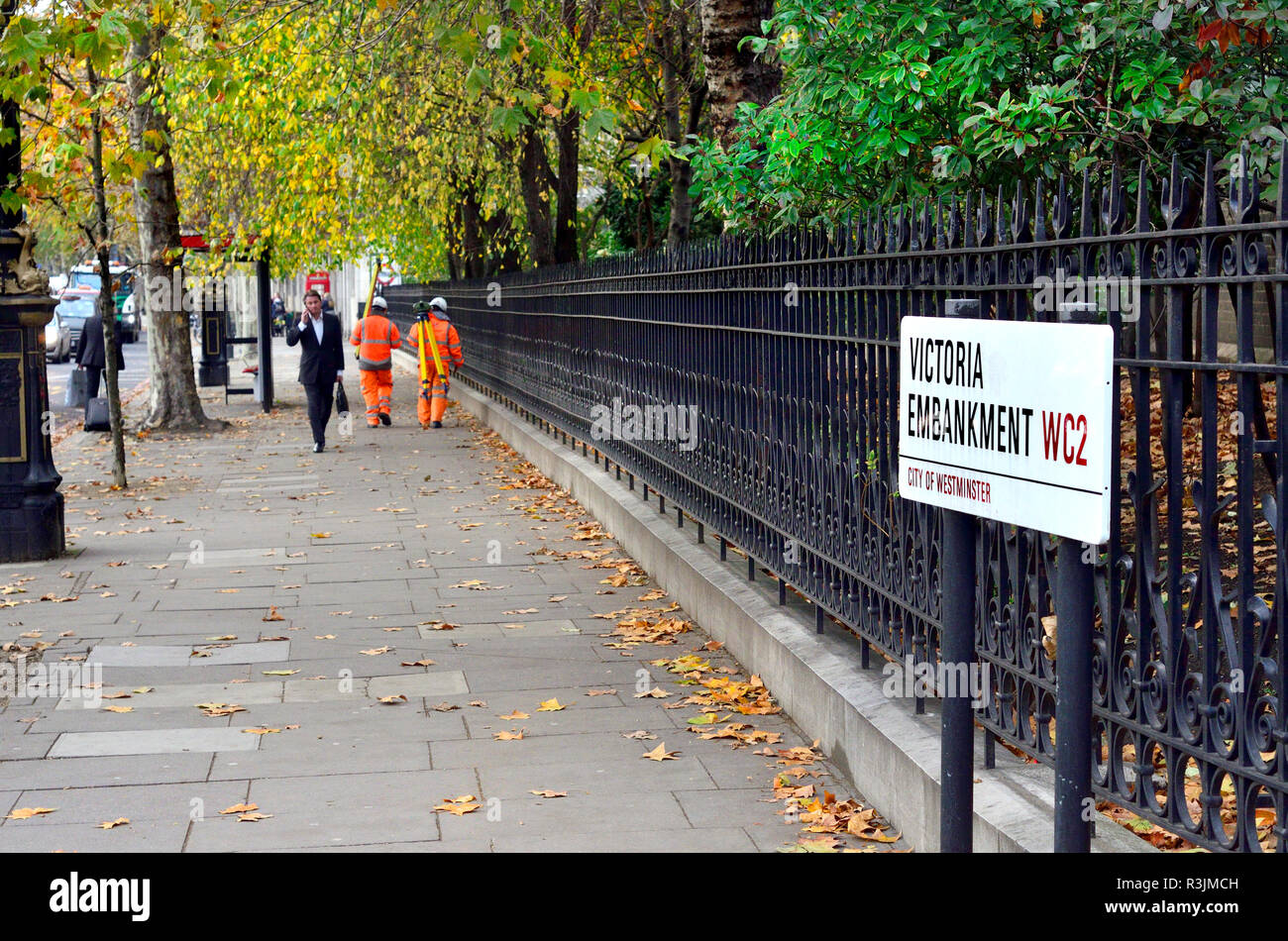 Victoria street london road sign hi-res stock photography and images ...