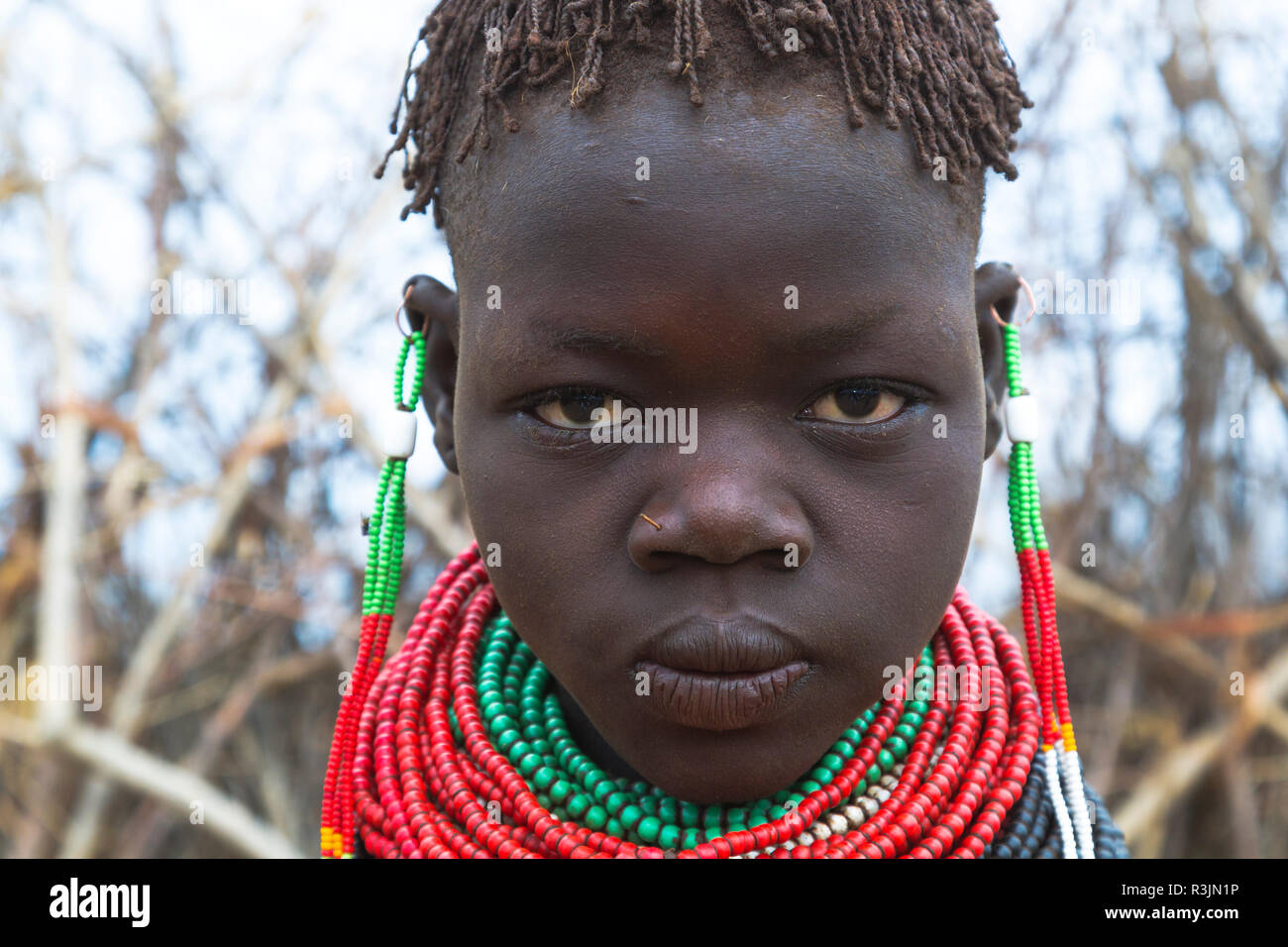 Nyangatom girl hi-res stock photography and images - Alamy