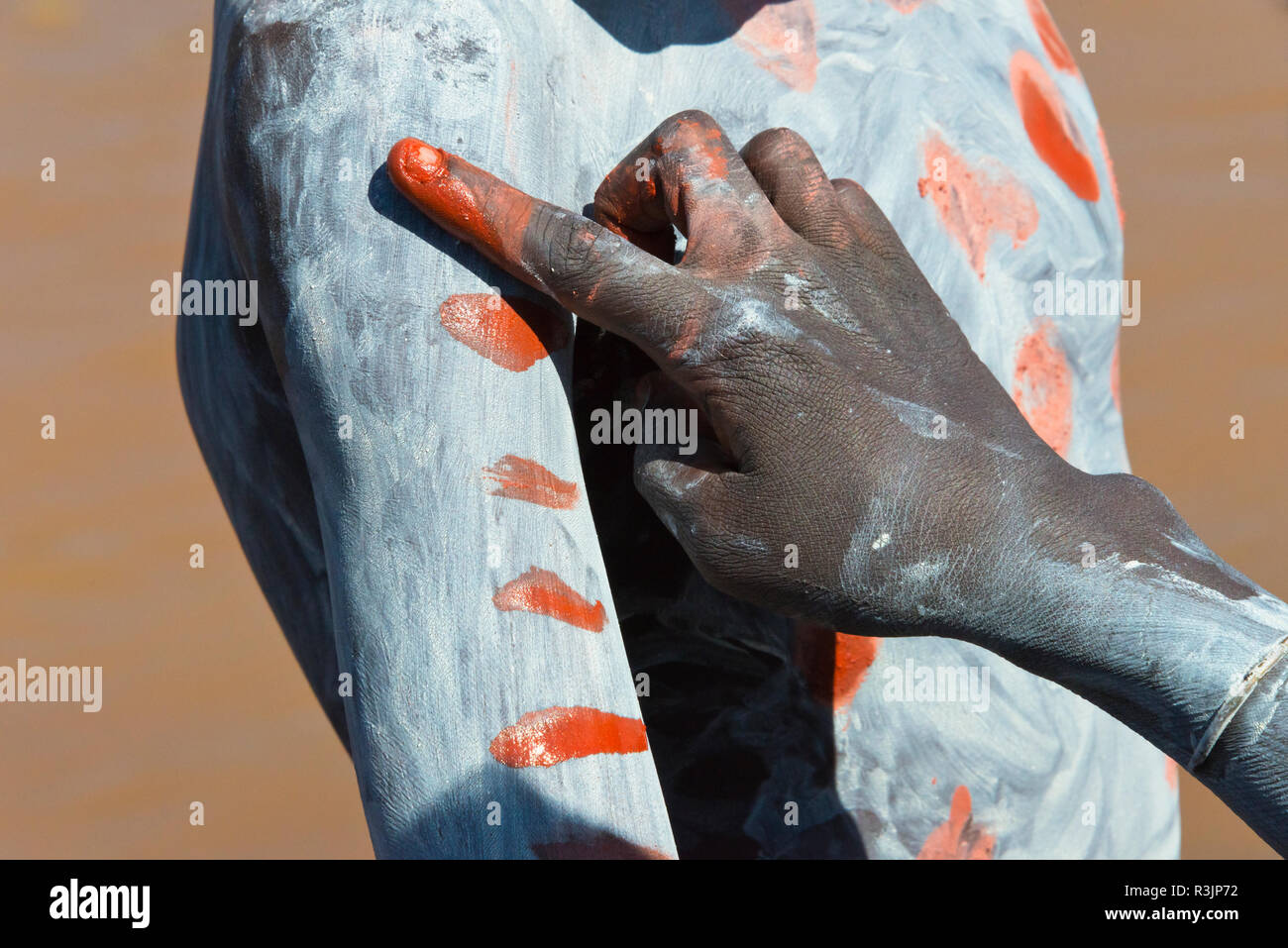 Omo people painting body hi-res stock photography and images - Alamy