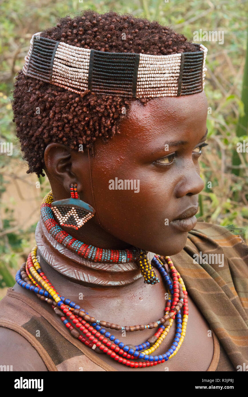 Hamar tribe woman hi-res stock photography and images - Alamy