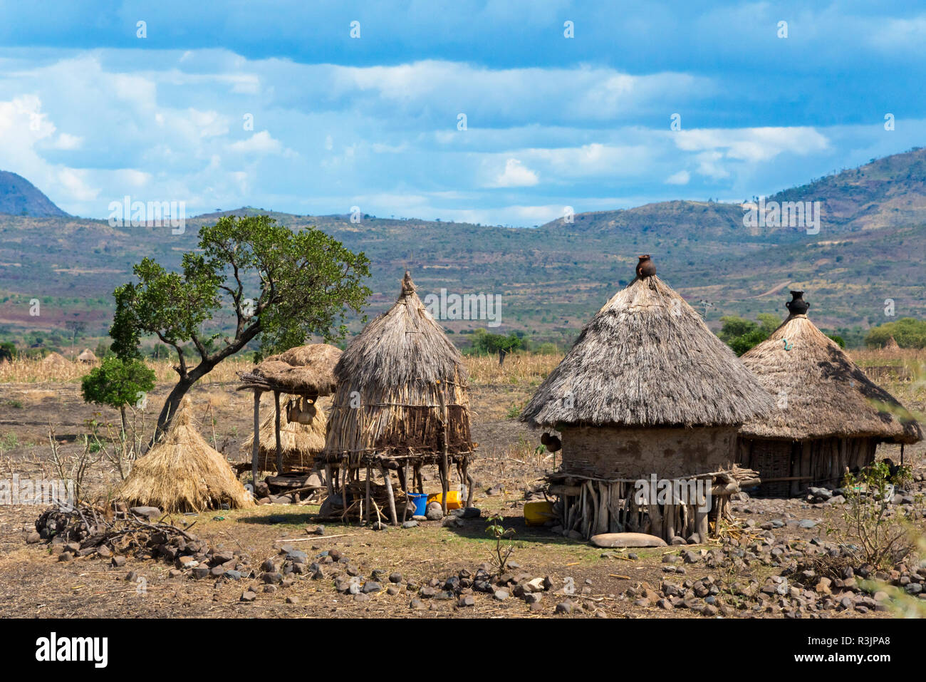 Traditional konso house hi-res stock photography and images - Alamy