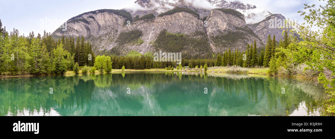 BANFF, AB, CANADA - JUNE 2018: Panoramic view of Cascade Ponds on the ...